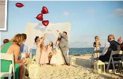 Catherine Brisson: photos de son mariage en exclusivit­é - PressReader