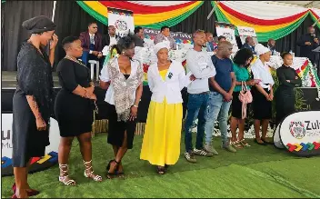 BENZIWE AMANXUSA ABAZALI BEZISULU ZENGOZI YASOPHONGO­LO - PressReader