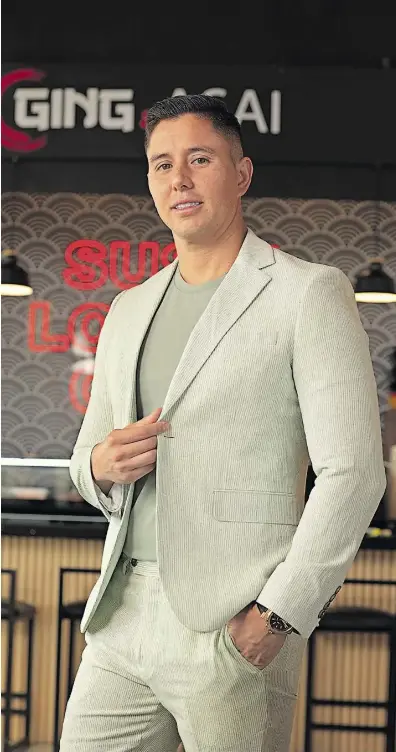 Simón MAN-GING DEL WANTÁN AL RESTAURANT­E - PressReader