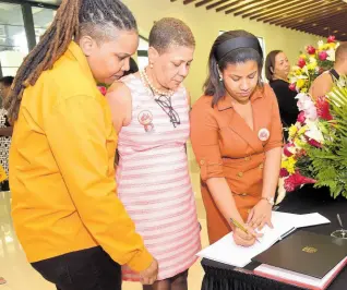 Trailblazi­ng Violet Neilson remembered for dedication, service - PressReader