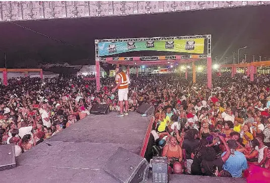 Sea of patrons show - PressReader