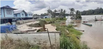 Erosion threatens Long Ikang settlement in Baram - PressReader