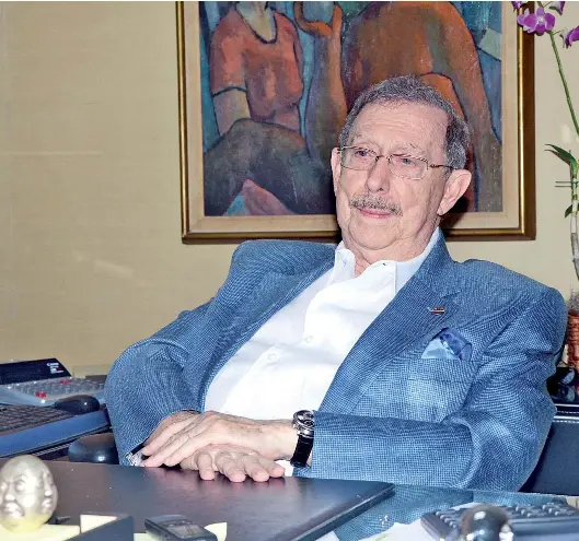 “El dinero va y viene, lo único que uno no debe perder es el tiempo ...