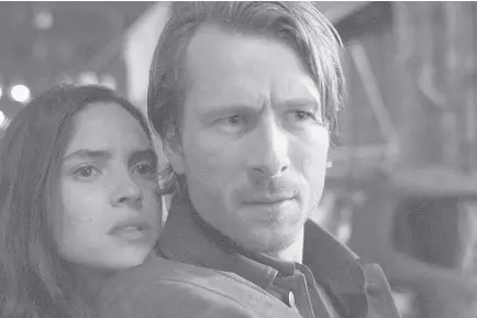 Glen Powell gives big leading man energy in ‘Hit Man’ - PressReader