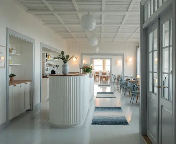 I VESTERHAVE­TS FARVESKALA - PressReader