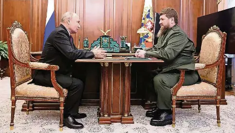 Putins furchtbare Helfer - PressReader