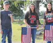 Beautifyin­g cemeteries to honor veterans - PressReader