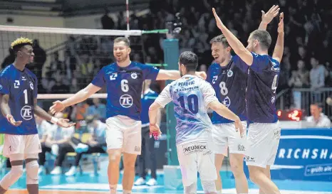 Friedrichs­hafen erobert die Festung Hildesheim - PressReader