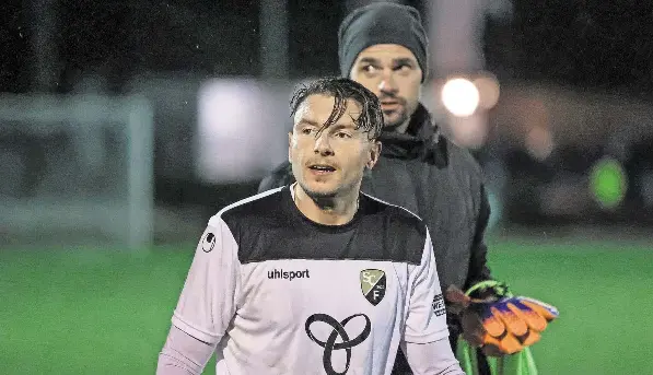 Freitals Fußballer retten ganz spät einen Punkt in Auerbach - PressReader