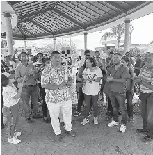 Piden bases e igualar salarios - PressReader