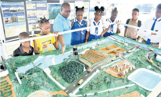 NIC on a drive to make agricultur­e attractive to youths - PressReader