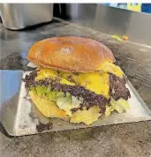 Kalinskis eröffnen Burger-Foodtruck - PressReader