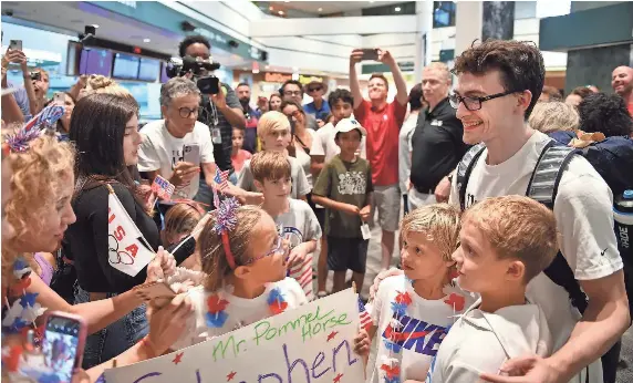 A HERO’S WELCOME - PressReader