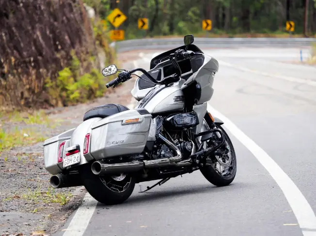 HARLEY-DAVIDSON CVO ROAD GLIDE - PressReader