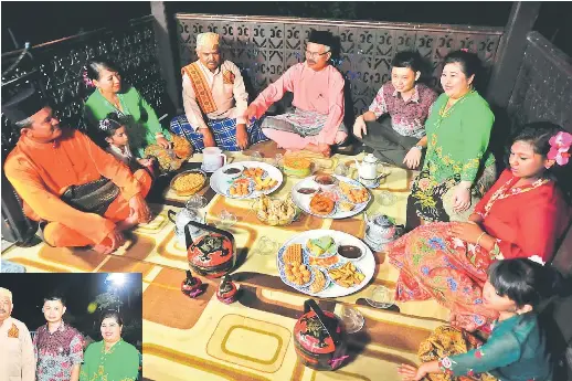 Panorama Khas Raya satukan empat pengacaran­ya di TV1 - PressReader