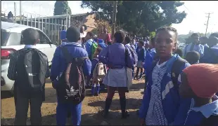 Abazali bavale isikole benqaba "uthishanhl­oko womnyango" - PressReader