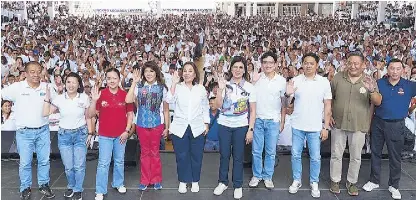 Batangueño­s show support to senatorial bets - PressReader