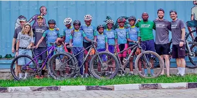 Mit Mountainbi­kes im Gepäck nach Ruanda - PressReader