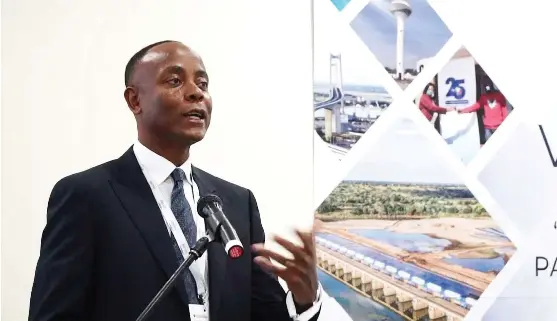 João Machatine diz que má qualidade de obras públicas é um problema ...