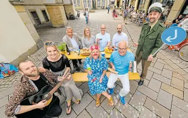 Kaffeeklat­sch in der Altstadt - PressReader
