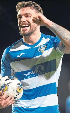 Terrors are Ton for by hat-trick hero Oakley - PressReader