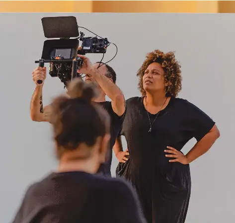 A história atrás das câmeras - PressReader