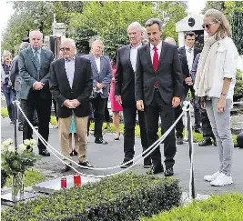 „Ich bin stolz auf Papa!“ - PressReader