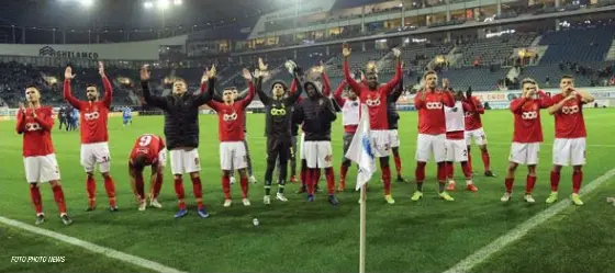 Op zijn best als outsider - PressReader