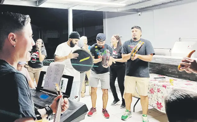 Mantienen viva la tradición de parrandear - PressReader