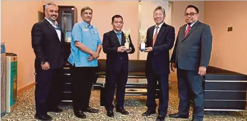 Permainan rampanau tarikan festival FPM - PressReader