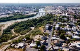 Trump’s all-but-forgotten border wall reaches angry Laredo, Texas ...