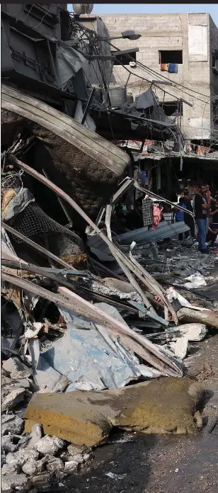 Panic and fear reign as aerial blitz reduces huge areas of Gaza to rubble - PressReader