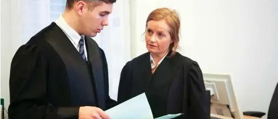 Dømt til to års fengsel for å ha trikset med over 1000 selvangive­lser ...