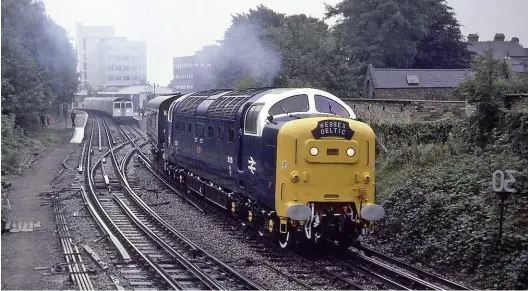 Class 55 Deltic 55015 Tulyar passes East Putney with a Finsbury Park to ...