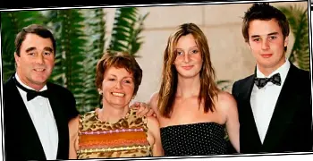 WHY WHY FAMILY FAMILY MANSELL MANSELL ARE ARE BACK BACK IN IN THE THE ...