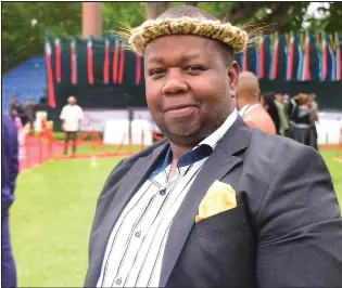 KUBHUNTSHE UMHLANGANO KAMASIPALA KUSHONA ISIKHULU ENGOZINI YEMOTO ...