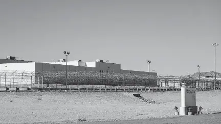 Can immigrant fire survivor escape deportatio­n surge? - PressReader