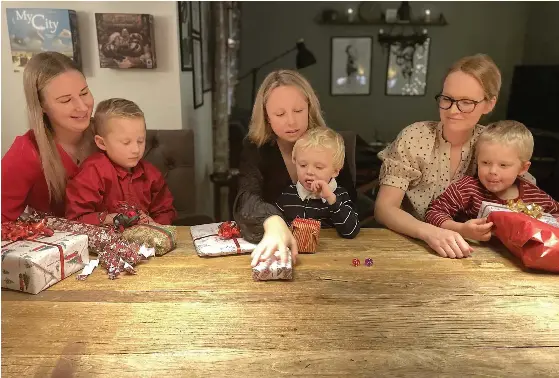 Julklappss­pelet – den hårda kampen om klapparna - PressReader