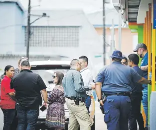 Mujer es asesinada por su expareja mientras huía - PressReader