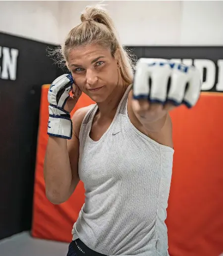 Stephanie fightet für gute Kämpfe - PressReader