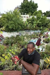 ‘Gangsta Gardener’ Ron Finley makes his case - PressReader