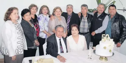 Celebran sus Bodas de Oro - PressReader