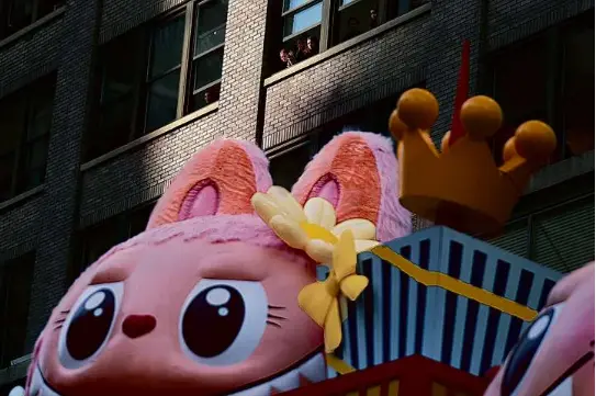 New cast of characters floats by at iconic parade - PressReader