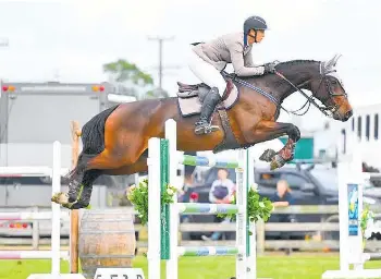 Showjumpin­g pair soar to victory - PressReader