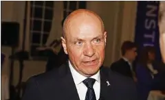 Saver Pape midtover - PressReader