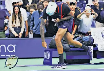 Kyrgios smashes rackets after shock eliminatio­n - PressReader