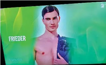 Auch über dem Abgrund macht er eine gute Figur: Frieder Sell ist im Halbfinale von GNTM ...