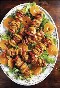 Hoender-en-soetrissie­kebabs met sitrusmari­nade - PressReader