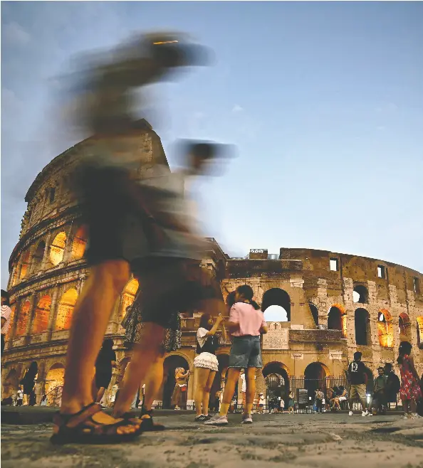 Fleeing the heat, tourists explore Rome at night and undergroun­d ...