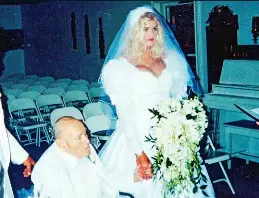 ANNA NICOLE SMITH & J. HOWARD MARSHALL 1994 - PressReader